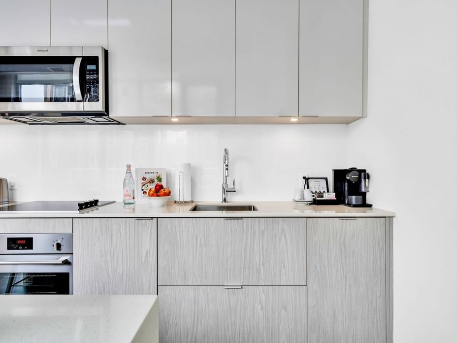 One-Bedroom Penthouse | reStays Downtown Ottawa Hotel