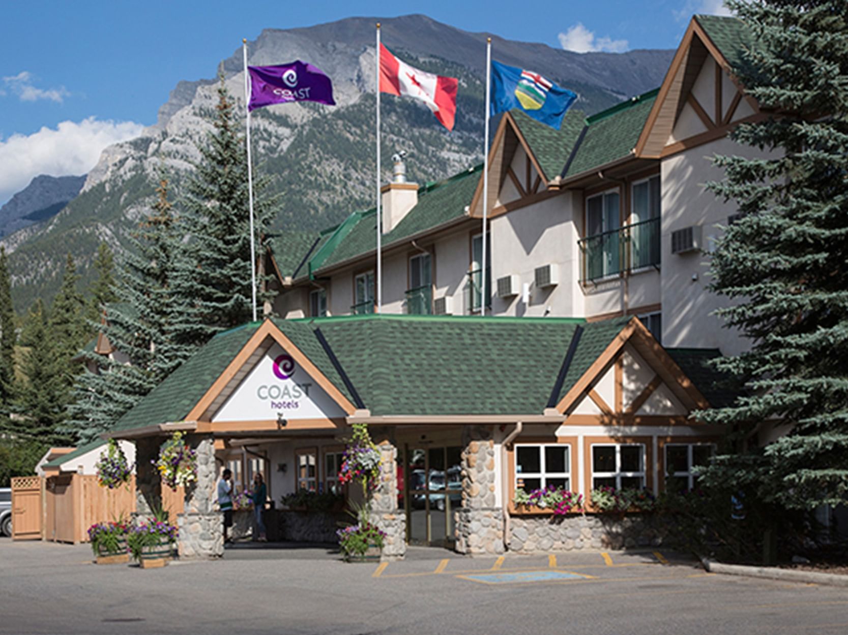 Top 6 Winter Activities in Canmore | Coast Canmore Hotel
