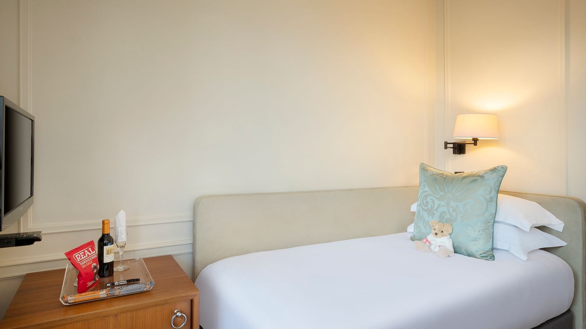 Hotel Rooms in Chelsea London | Single Room at Sloane Square Hotel