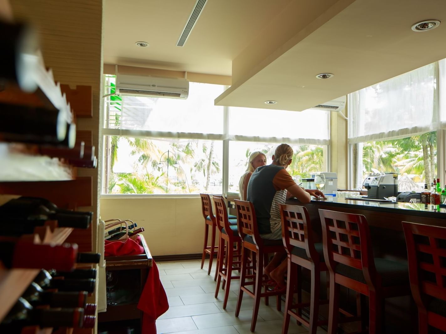 Palau Restaurant | Palau Bars | Royal Palau Resort