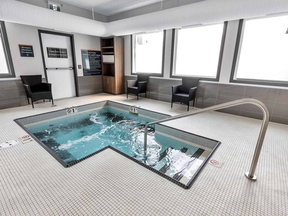 Indoor Pool | Sandman Hotel Grande Prairie