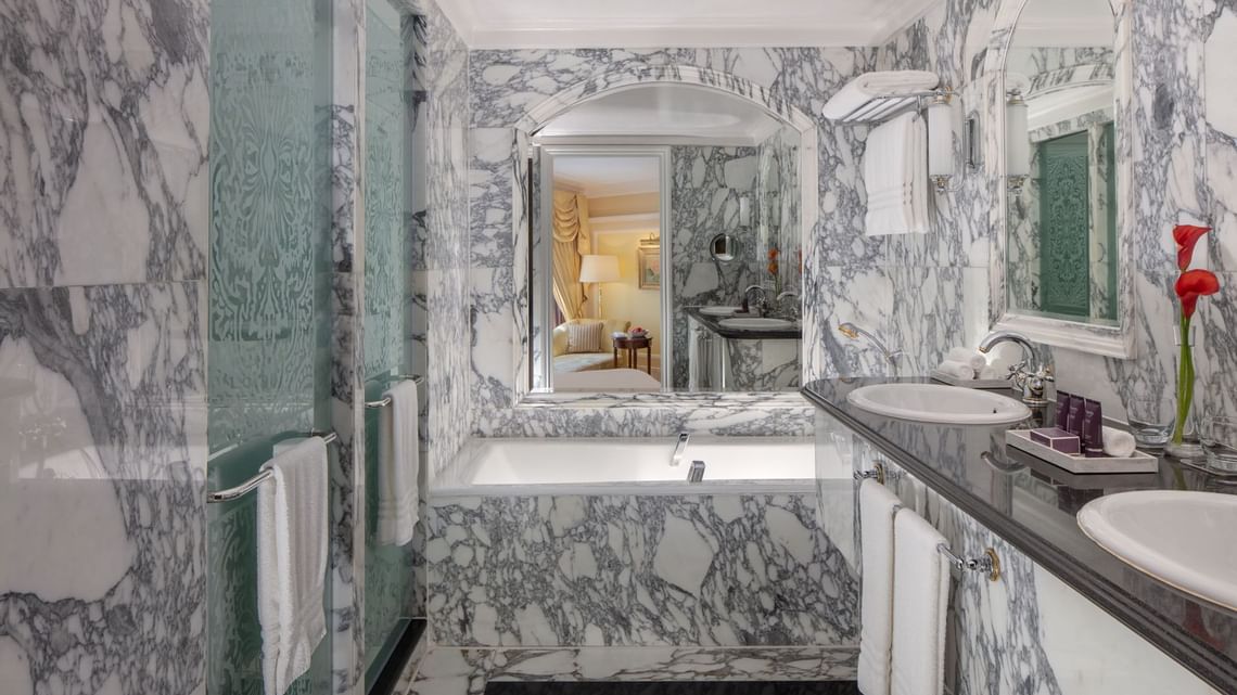 Deluxe Room | The Regency Kuwait Accommodation