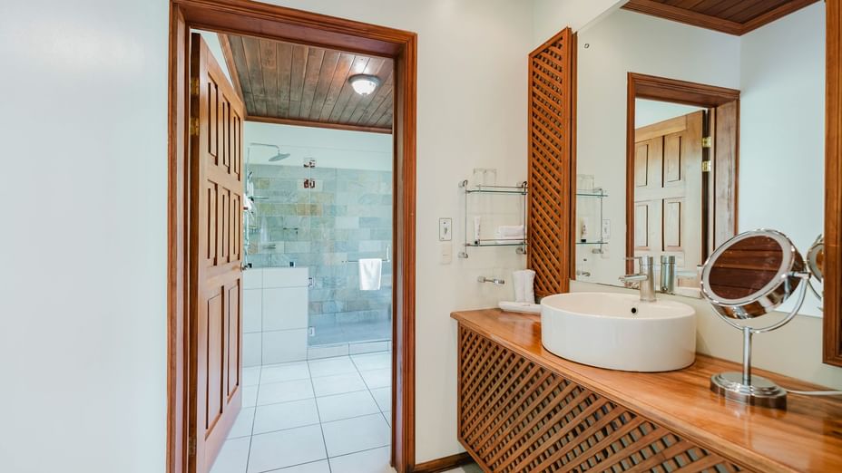 Garden View Queen | Ficus Sunset Suites Accommodation