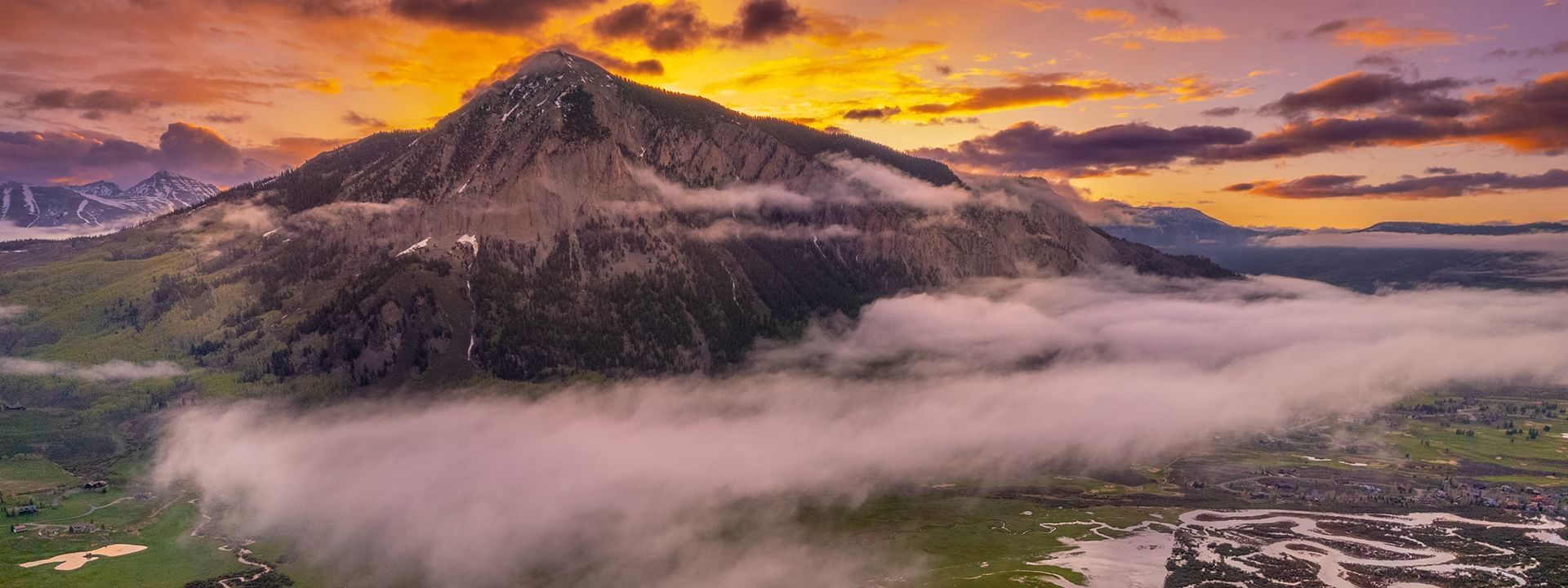 Mt.Crested Butte | Elevation – The Only Ski-in/Ski-out hotel