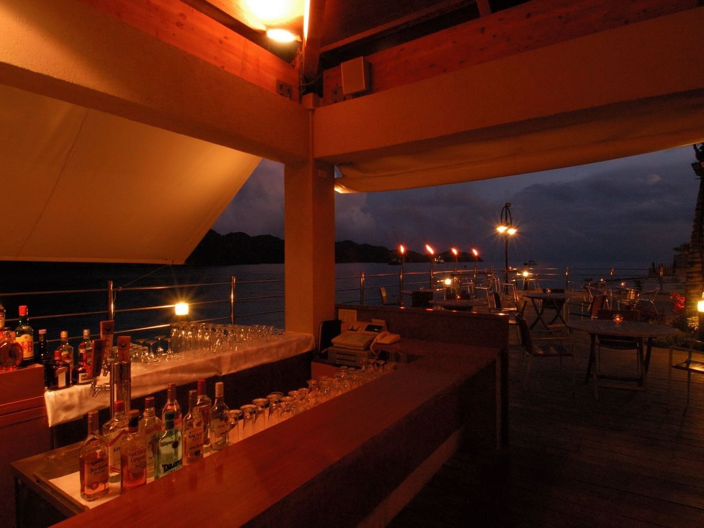 Breeze Bar | Palau Royal Resort