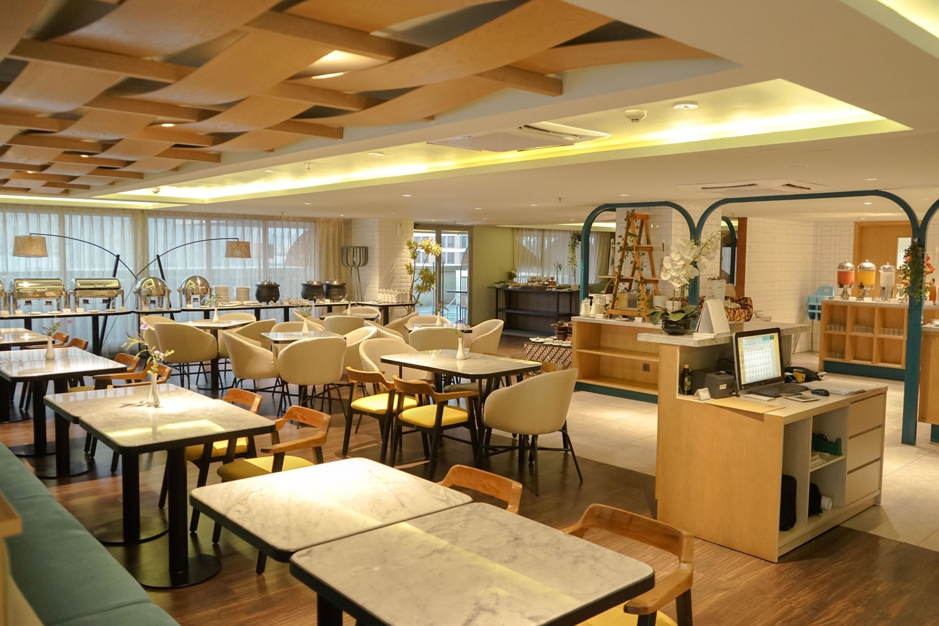 Restaurant in Jalan Pemuda | LK Pemuda Semarang