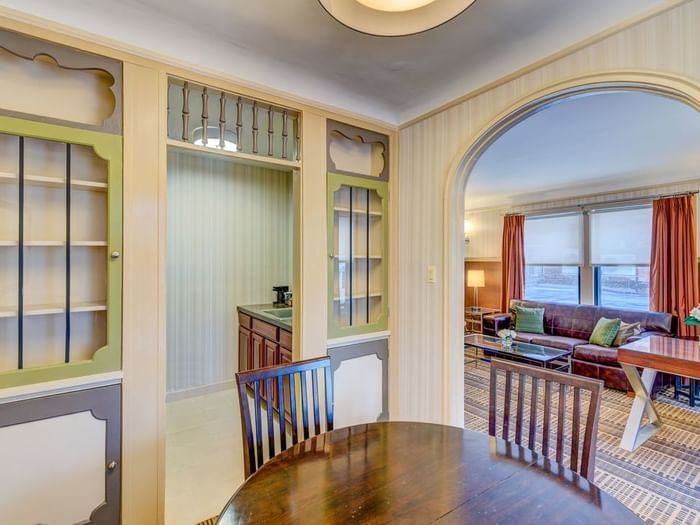 Carleton of Oak Park Hotel - Official Website - Best Rate Guarantee