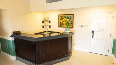 Presidential Suite | The Courtleigh Hotel and Suites