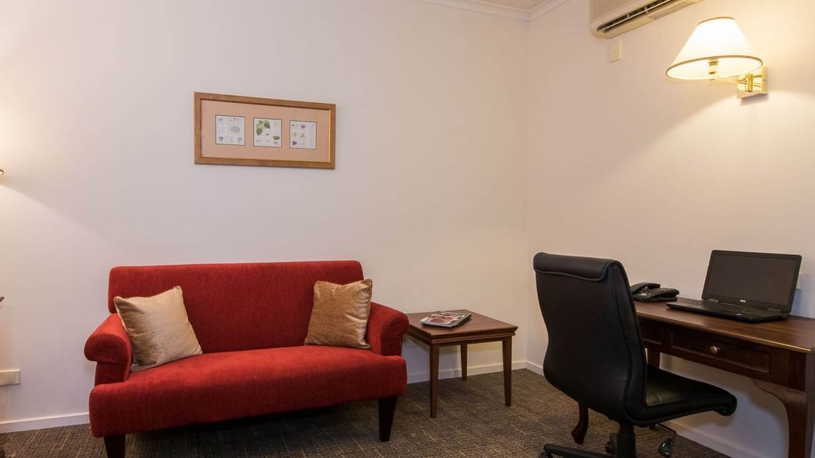 Executive Suite | The Chancellor on Currie