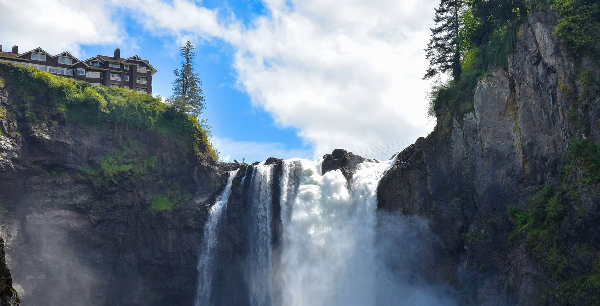 The Top 10 Waterfalls in North America | Coast Hotels