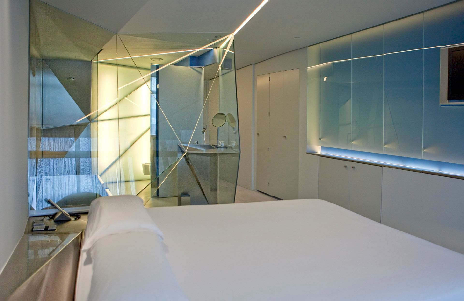 Madrid Design Hotel | Puerta America 4th floor by Plasma Studio | Hotel ...
