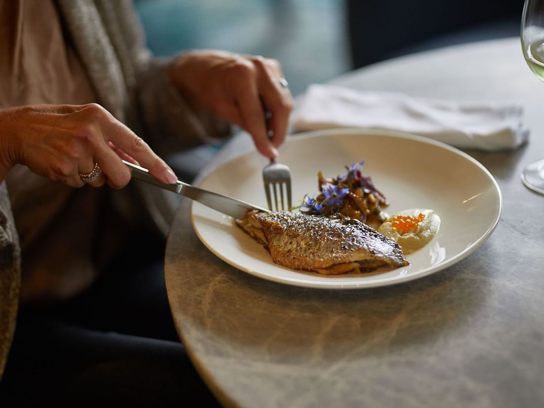 The Cliveden Bar & Dining | Pullman Melbourne Restaurant