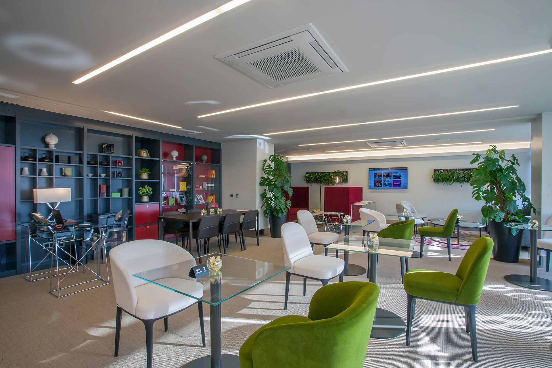 Discover the Executive Lounge, Puerta America Hotel, Madrid | Hotel ...