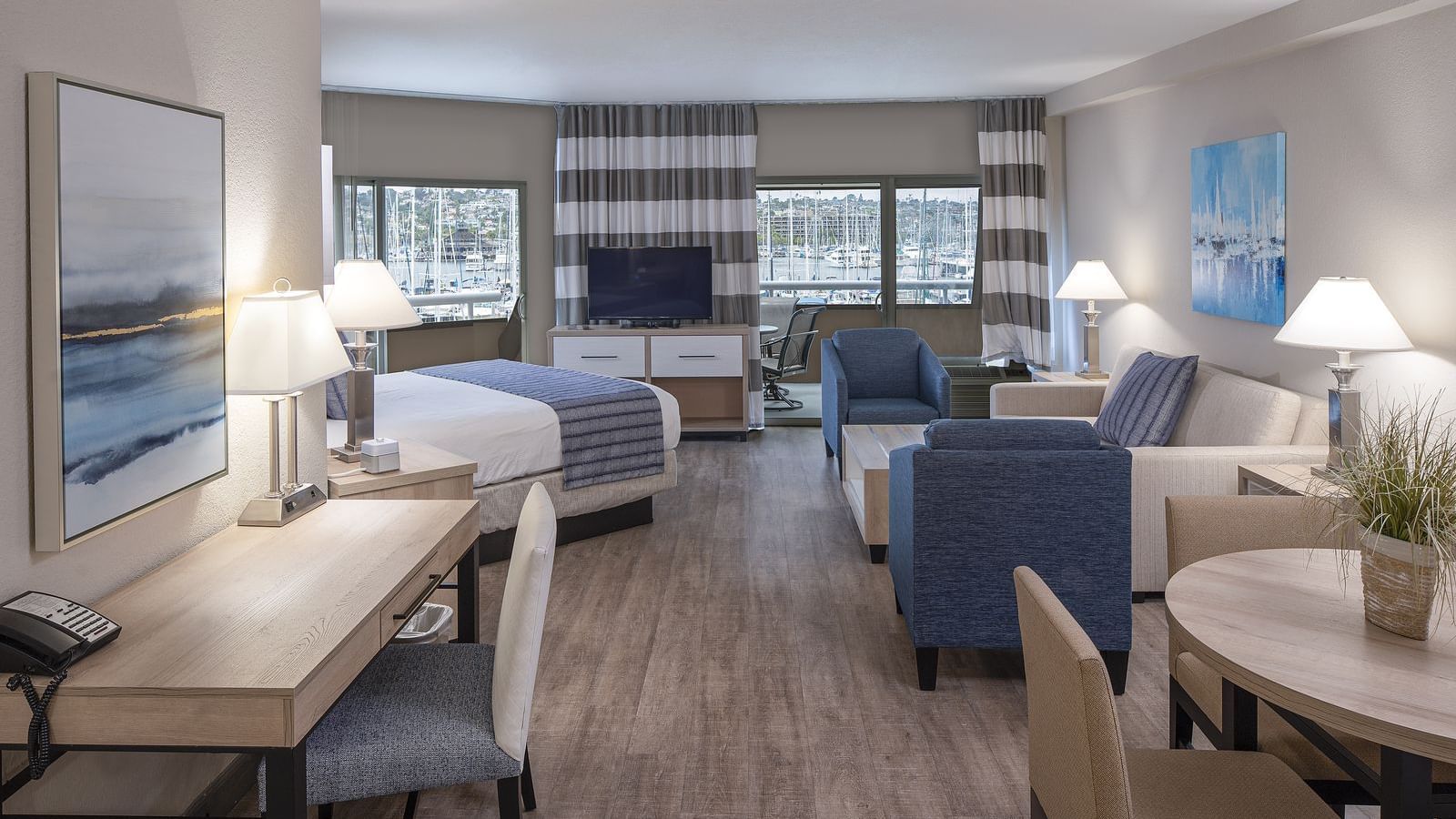 Room Details | Bay Club Hotel and Marina