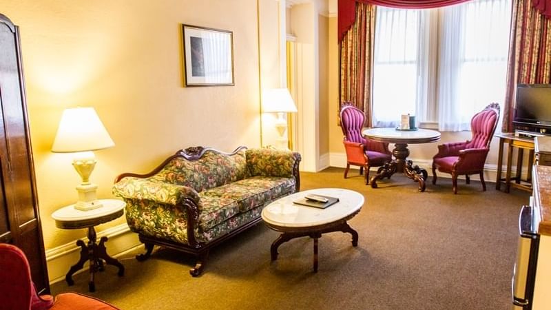 Premier Parlor Suite King - Hotel Colorado Glenwood Springs