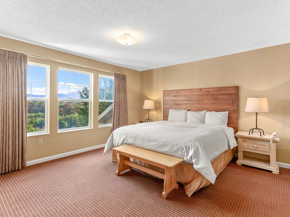 1-Bedroom Deluxe Mountain View (Sleeps 4) | Sunrise Ridge Resort ...
