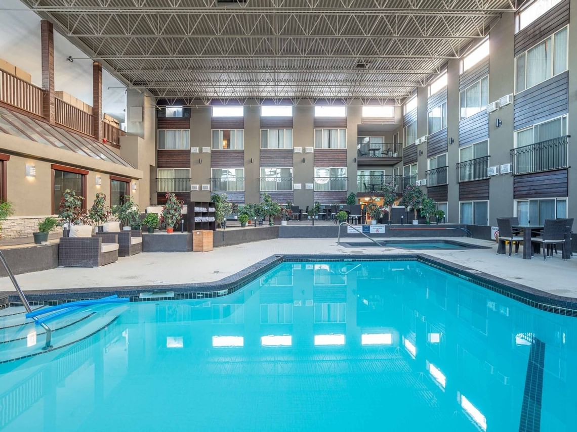 Indoor Pool | Sandman Hotel Edmonton West