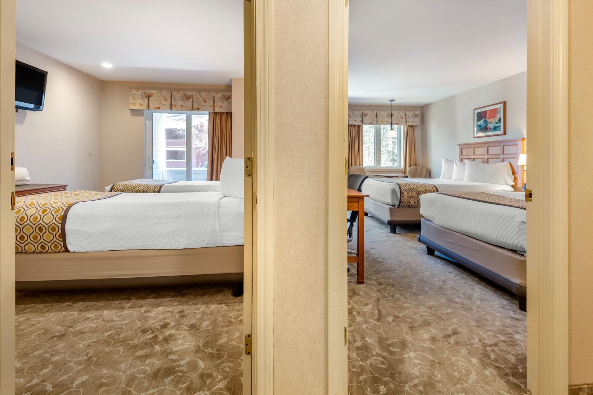 Hotel Rooms & Suites near Marginal Way | The Meadowmere Resort