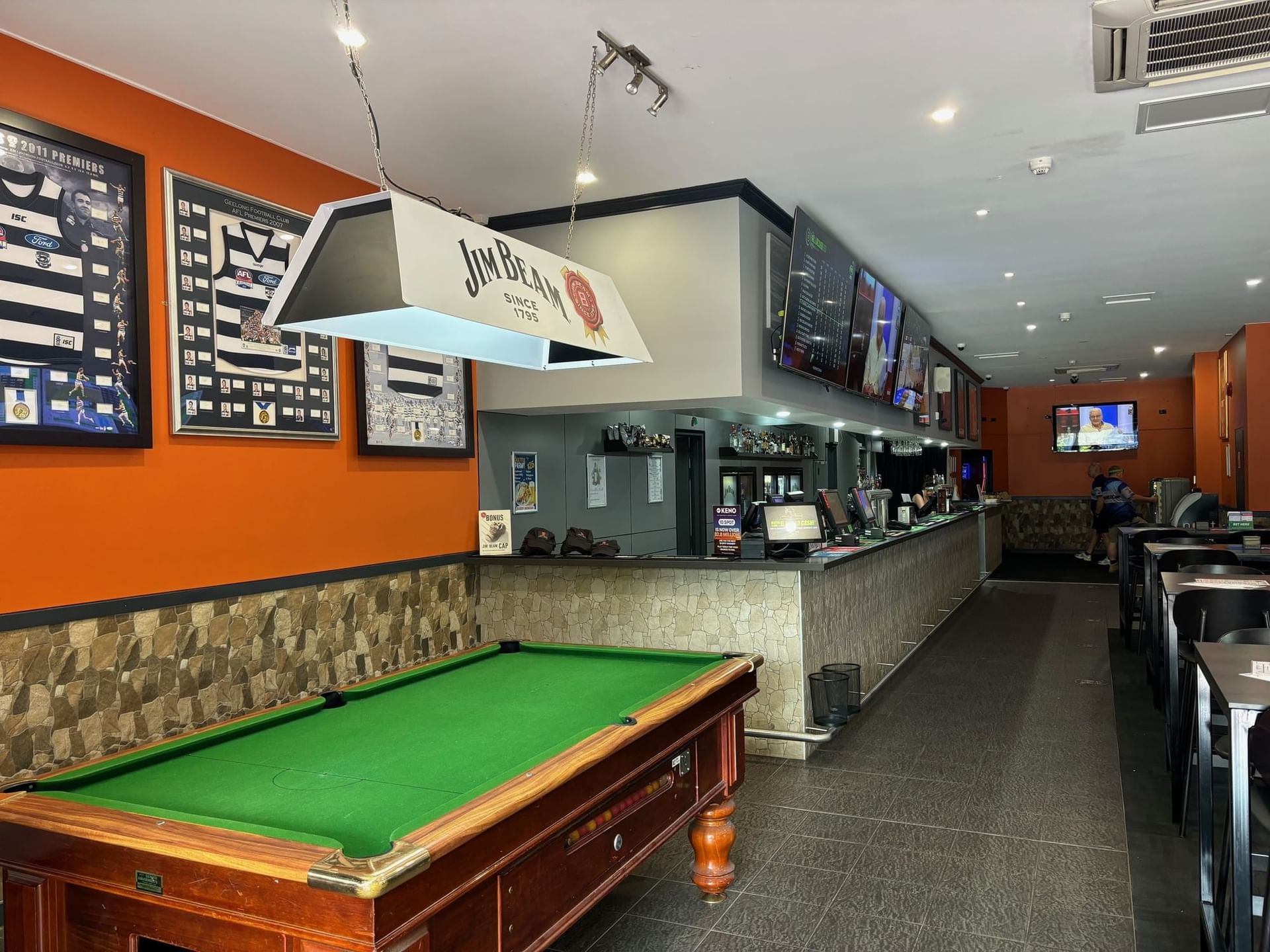 Punters Bar | Darwin Night Life | Frontier Hotel Darwin