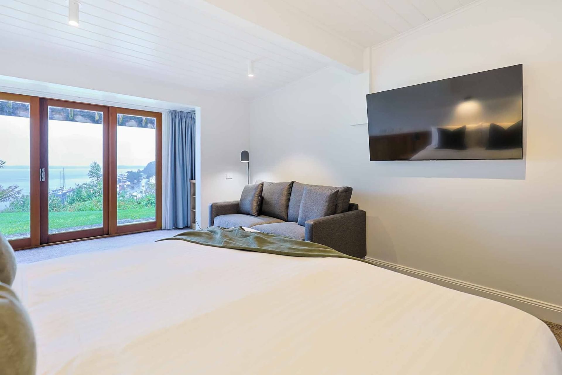 A new look for Harbour View accommodation and dining | Strahan Village ...