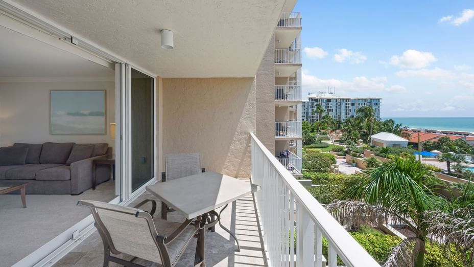 2 Bedroom Partial Ocean View Suite | Marco Beach Ocean Suites Florida ...