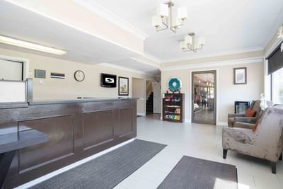 Gallery | Sandman Inn Blue River | Blue River Hotel