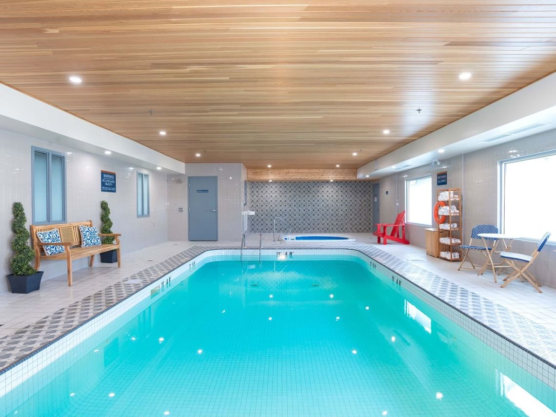 Indoor Pool | Sandman Hotel Saskatoon