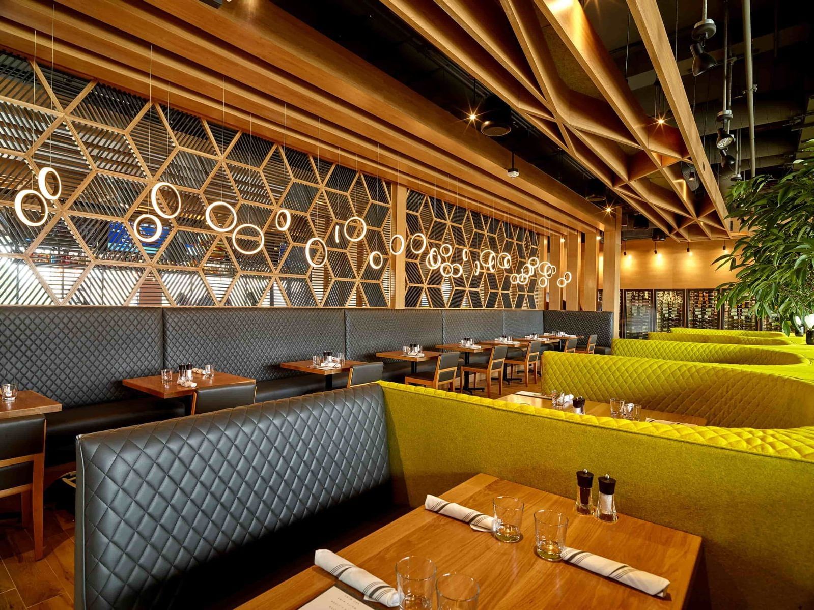 Moxies | Sandman Signature Plano - Frisco Hotel