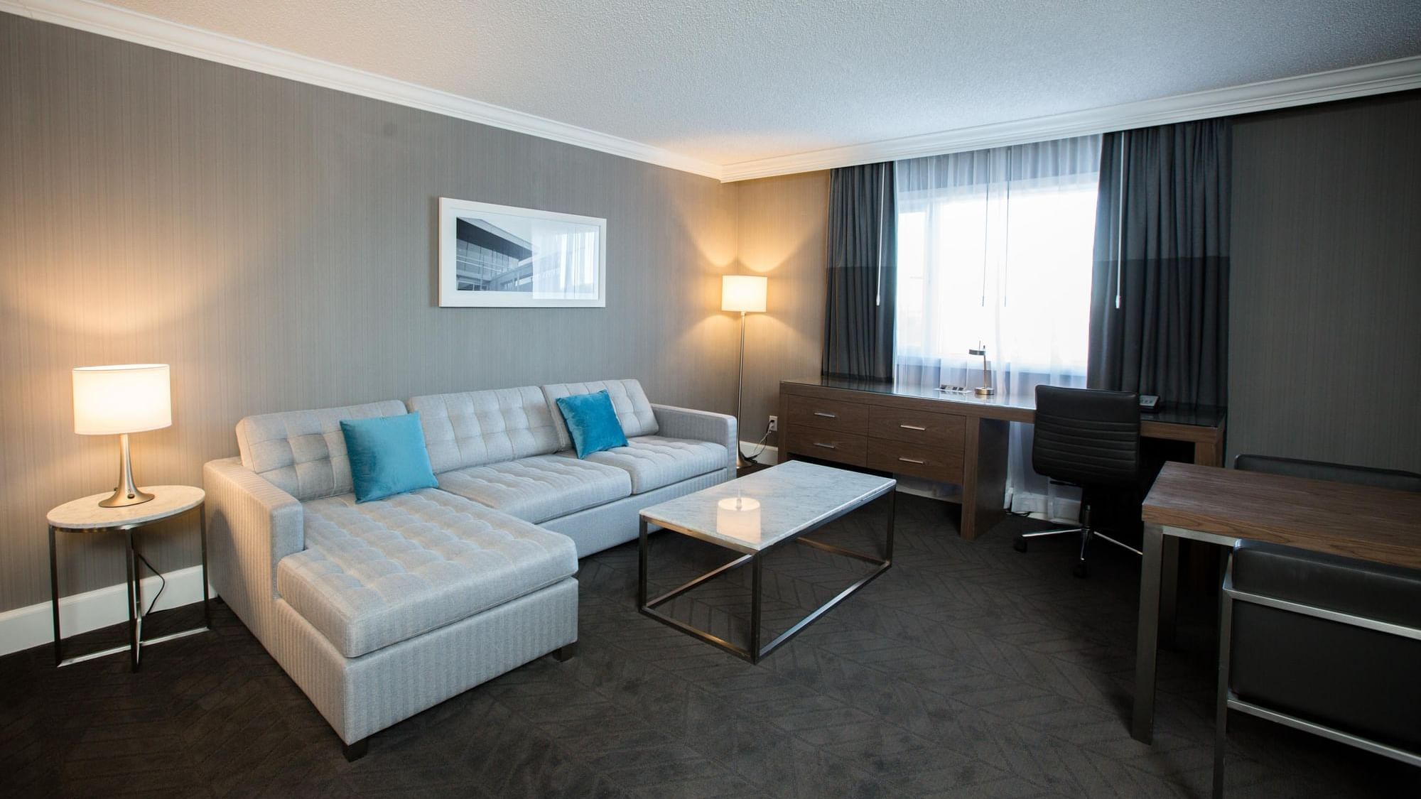 Jacuzzi Suite, 1 King Bed, Sofa Bed | Sandman Signature Lethbridge Lodge