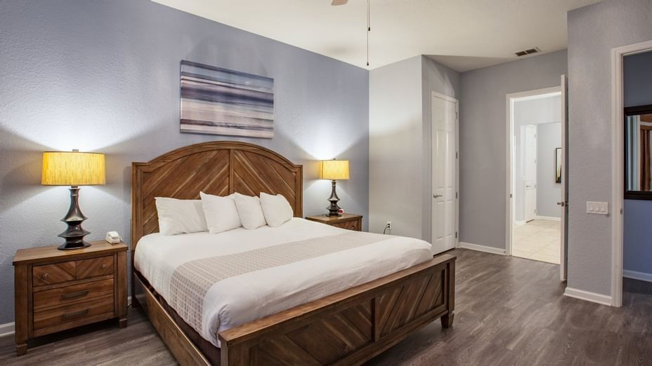 Orlando Condo Suite 3 Bed with Lake View - Vista Cay Resort