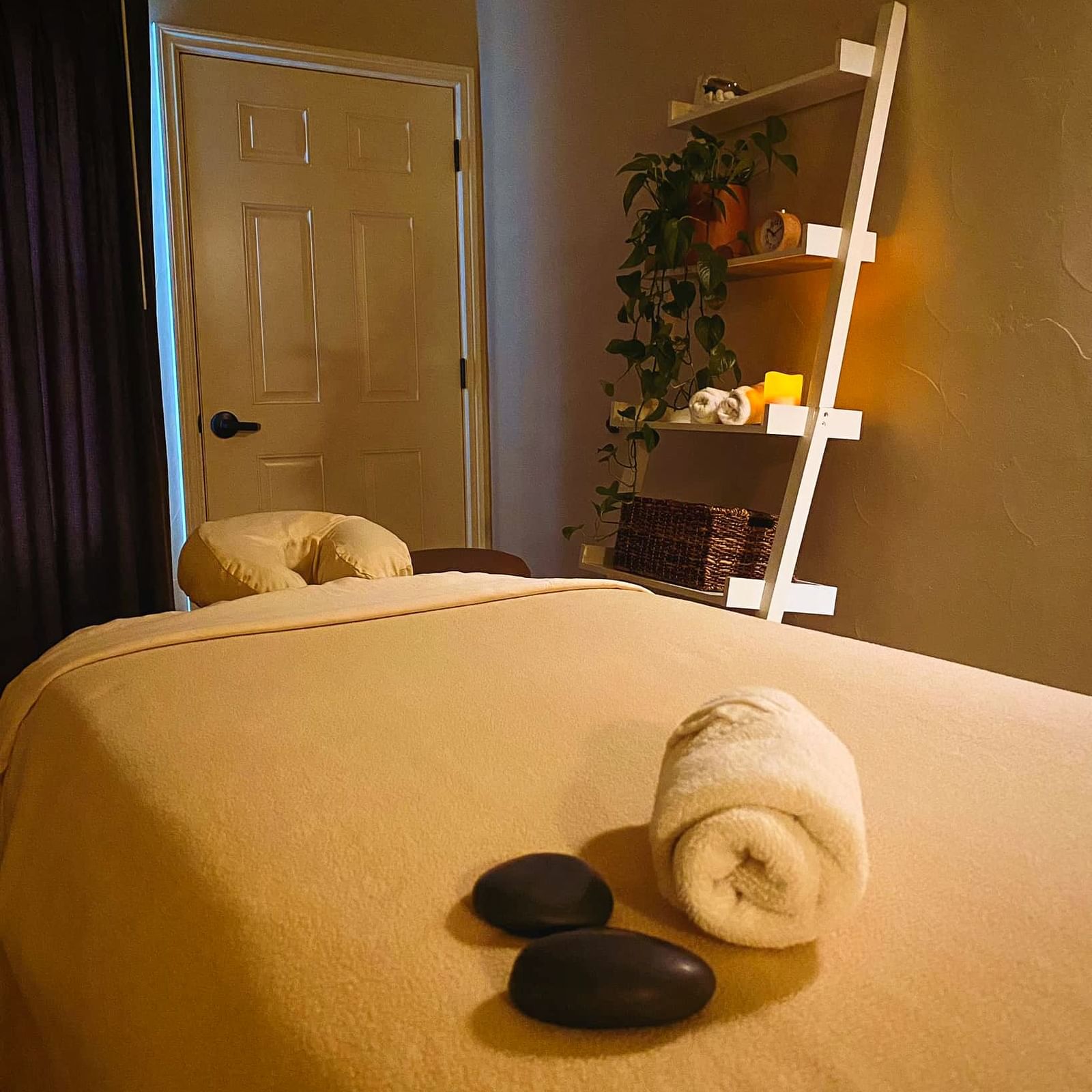 Spas in Oregon - Moonstone Spa at Oregon Garden Resort