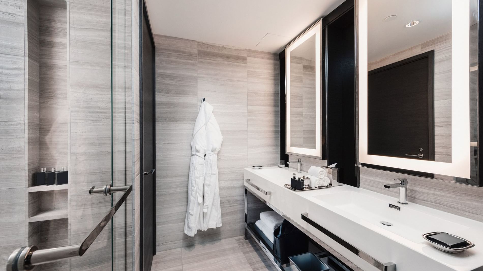 Paradox King Balcony | Paradox Vancouver