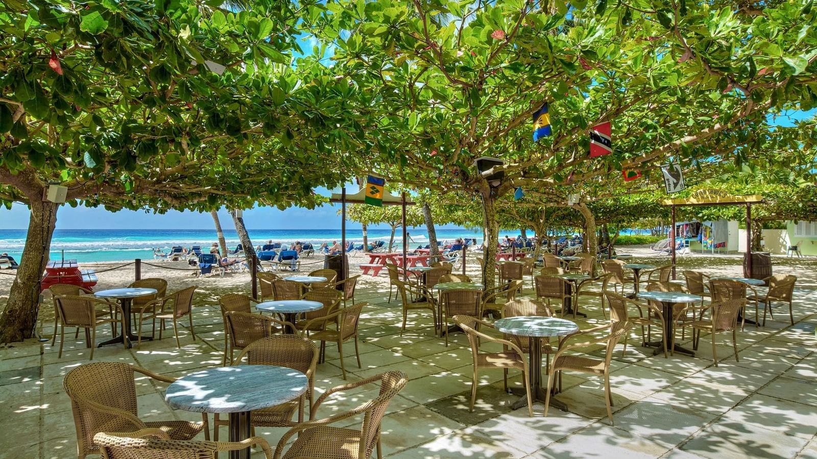 Captain Charlie's - Coconut Beach Hotel