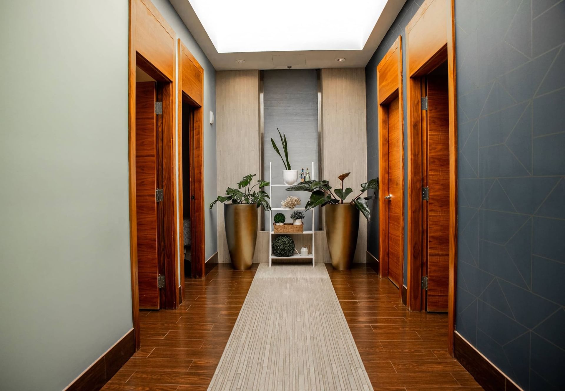 Sidney Pier Hotel & Spa - Boutique Sidney BC Hotel