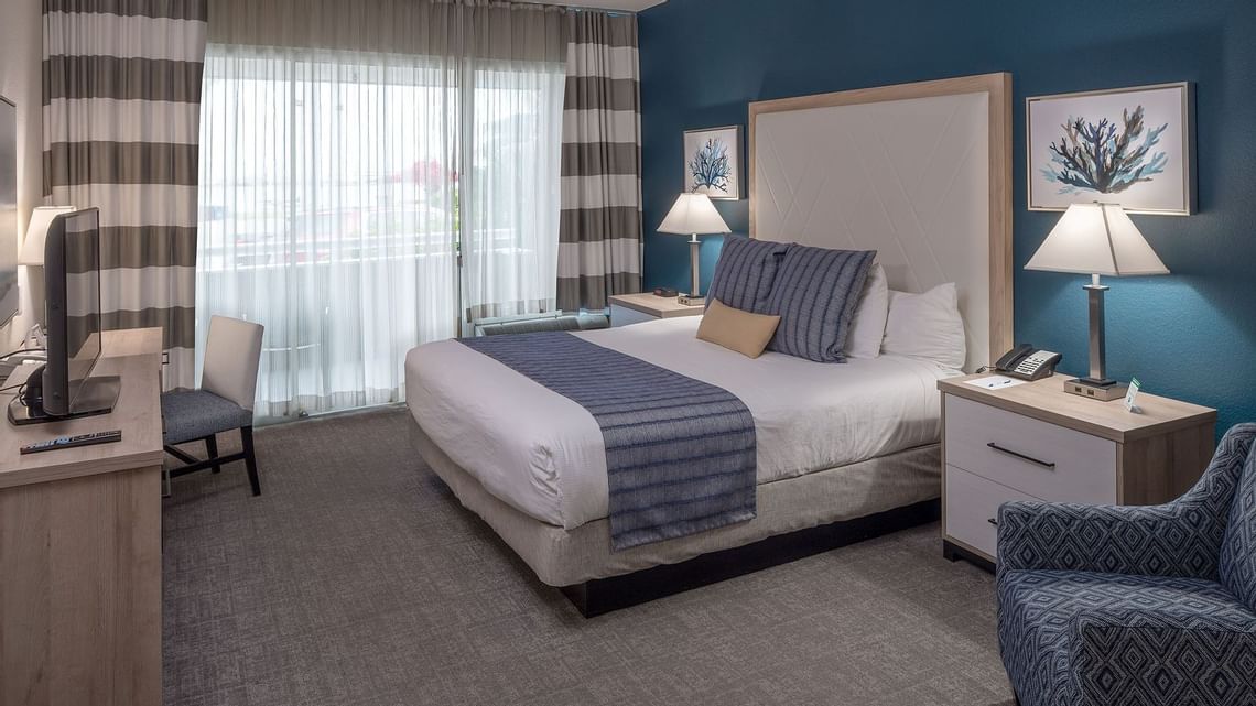 Room Details | Bay Club Hotel and Marina