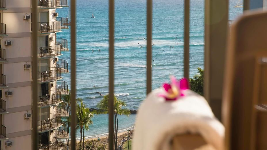 Corner Deluxe Ocean View - Waikiki Hotel Rooms & Suites