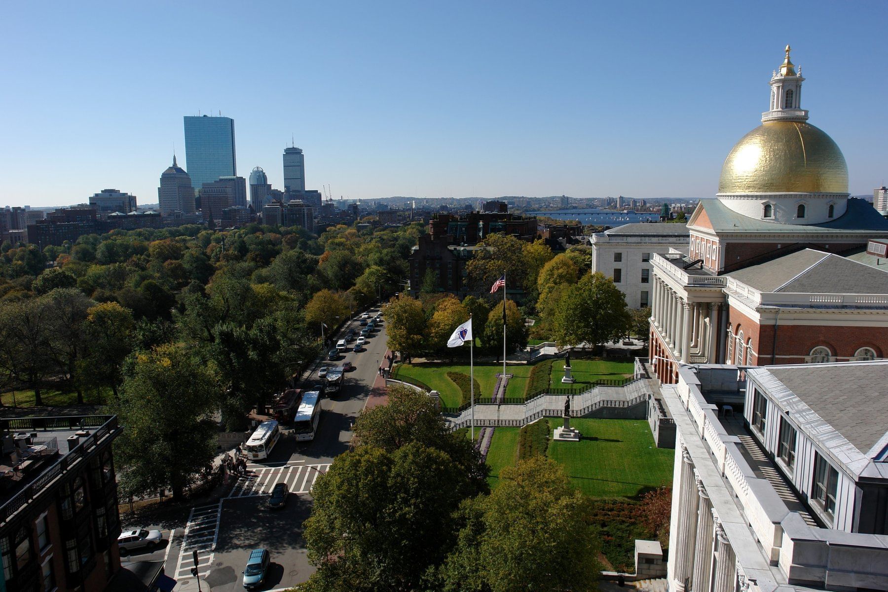 Boston Hotel Close To Universities - The Eliot Hotel