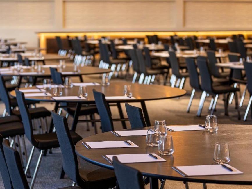 Difference Between Meetings And Conferences Explained