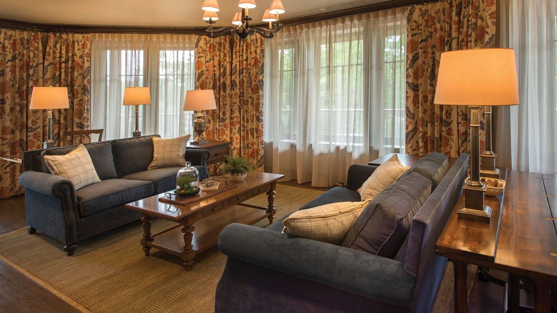 Parlor Suite Accessible Room | Sewanee Inn