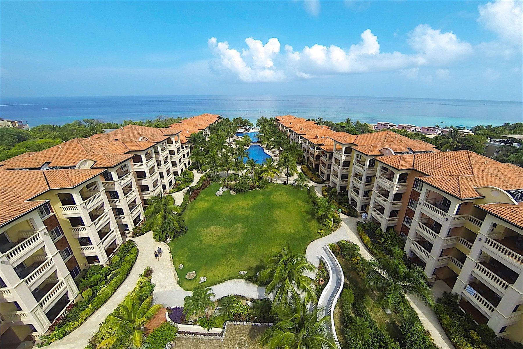 Your Own Luxury Villa in the West Bay - Infinity Bay Resort