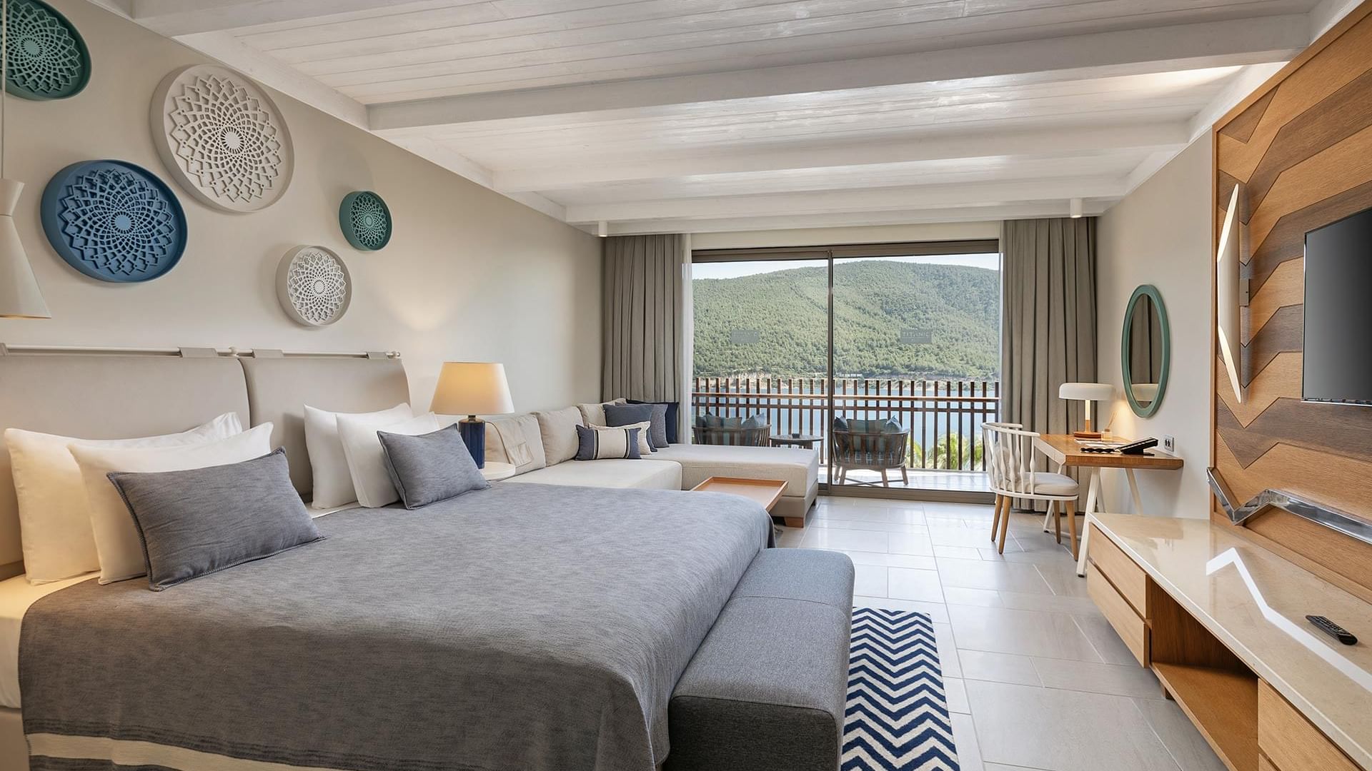 Swim-up Superior Room | Titanic Deluxe Bodrum