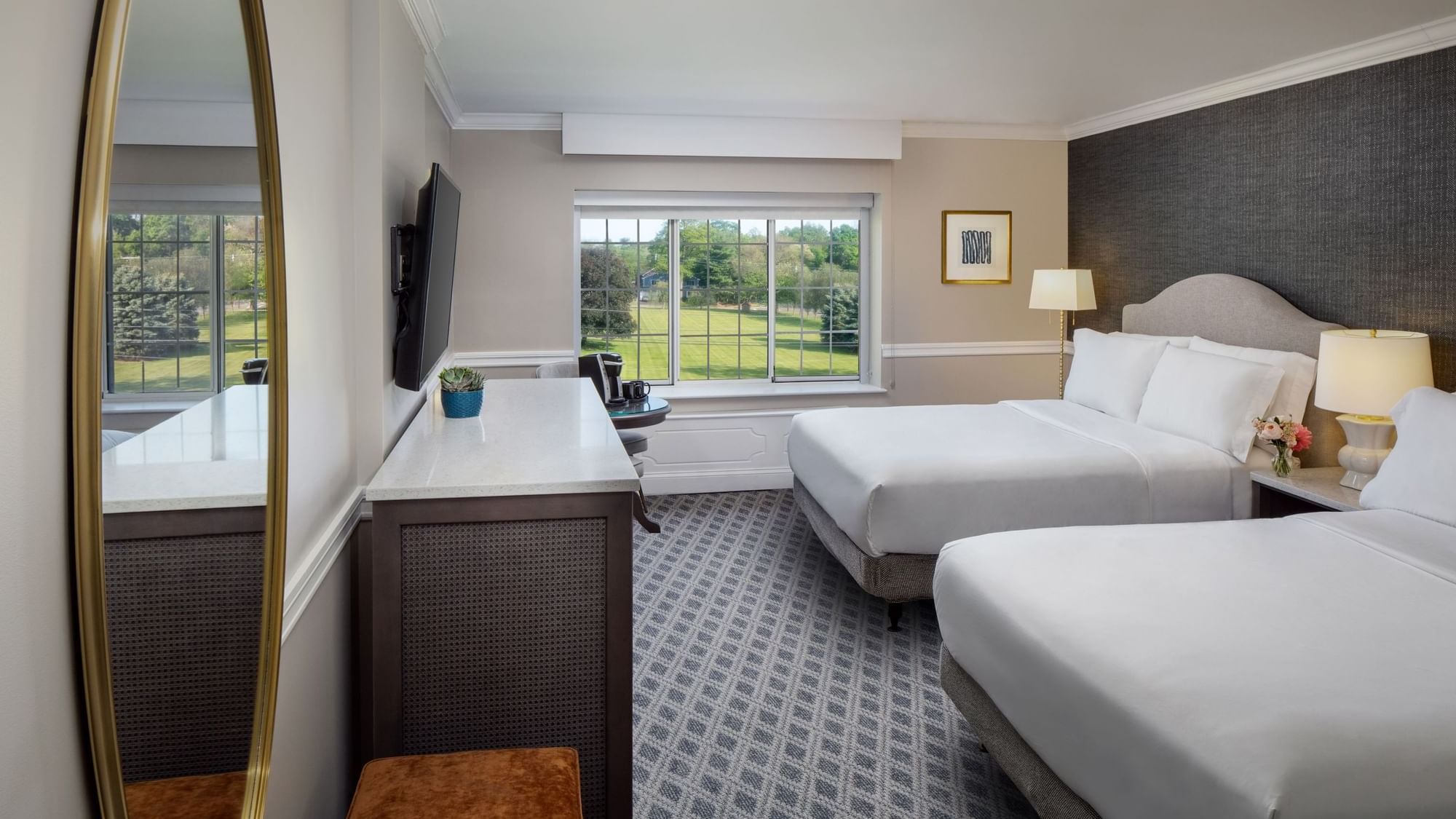 Classic Queen Room - The Madison Hotel - Morristown, NJ