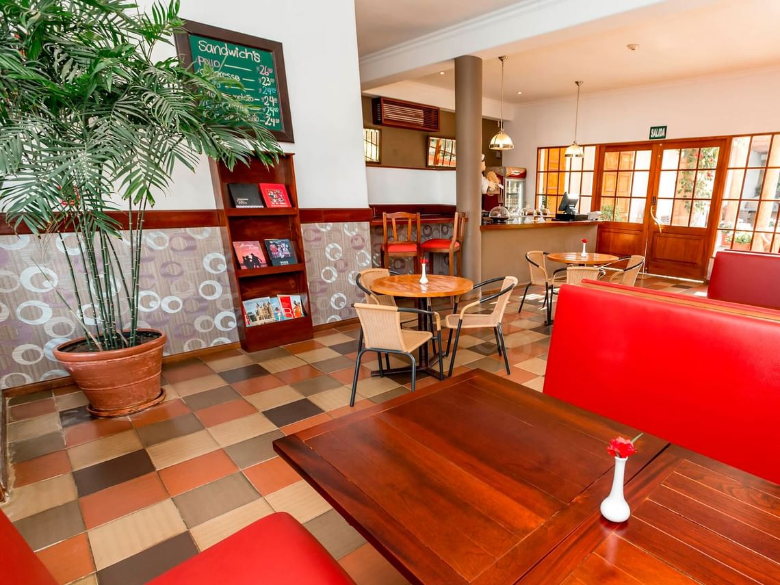 El Huarango Cafeteria | Dining at Hotel Bahia Paracas