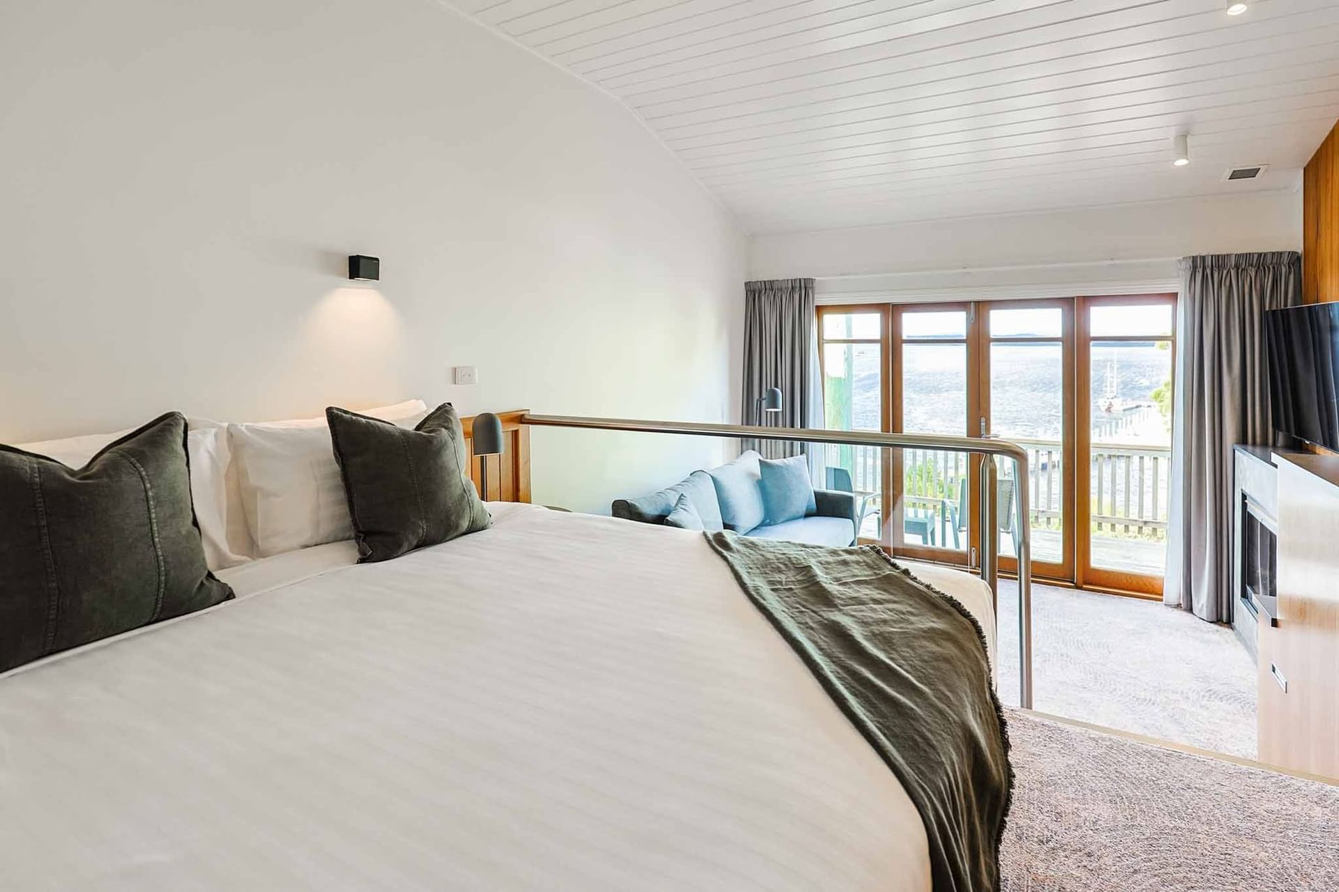 A new look for Harbour View accommodation and dining | Strahan Village ...