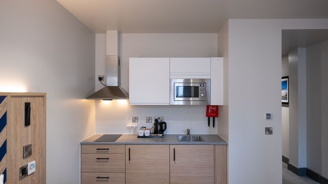 Studio, 1 King Bed, Kitchenette | Sandman Signature Glasgow Hotel