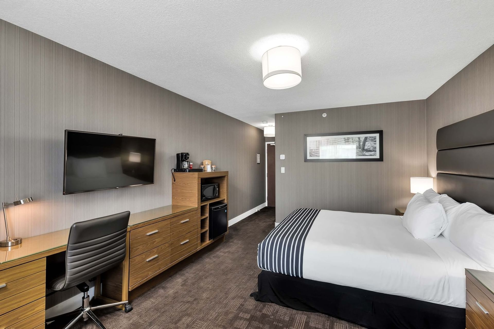 Grande Prairie Hotel Rooms | Sandman Hotel Grand Prairie