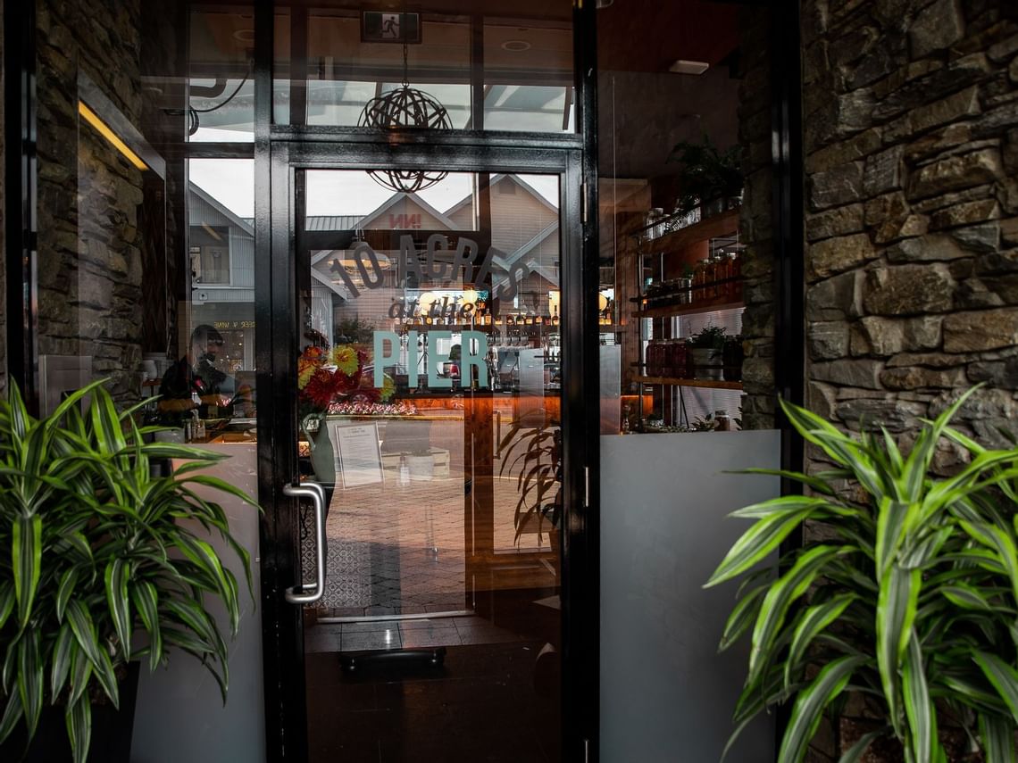 Ten Acres at The Pier - Sidney Pier Hotel & Spa