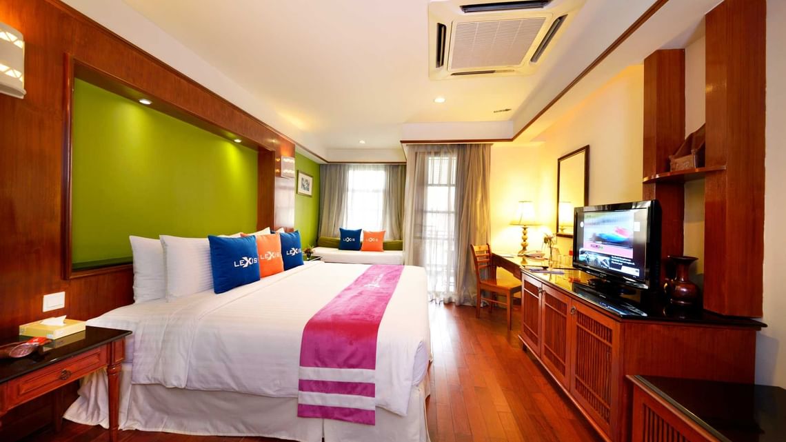 Deluxe Water Chalet Port Dickson | Stay In a Sea View Room