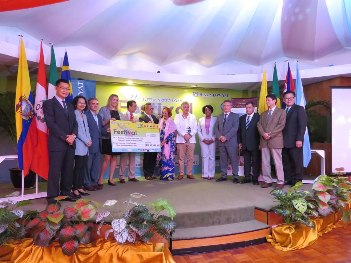 The 11th Latin American Festival Cheque Presentation Ceremony | Federal ...