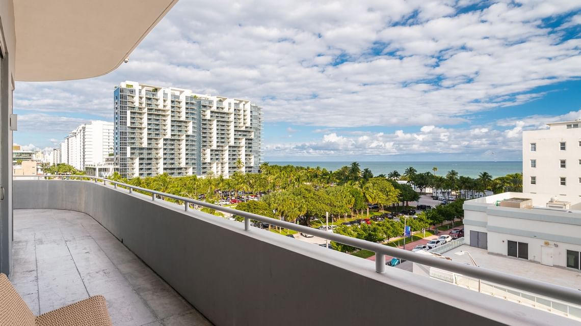 Three Bedroom Penthouse Suite with Rooftop Terrace - Boulan South Beach